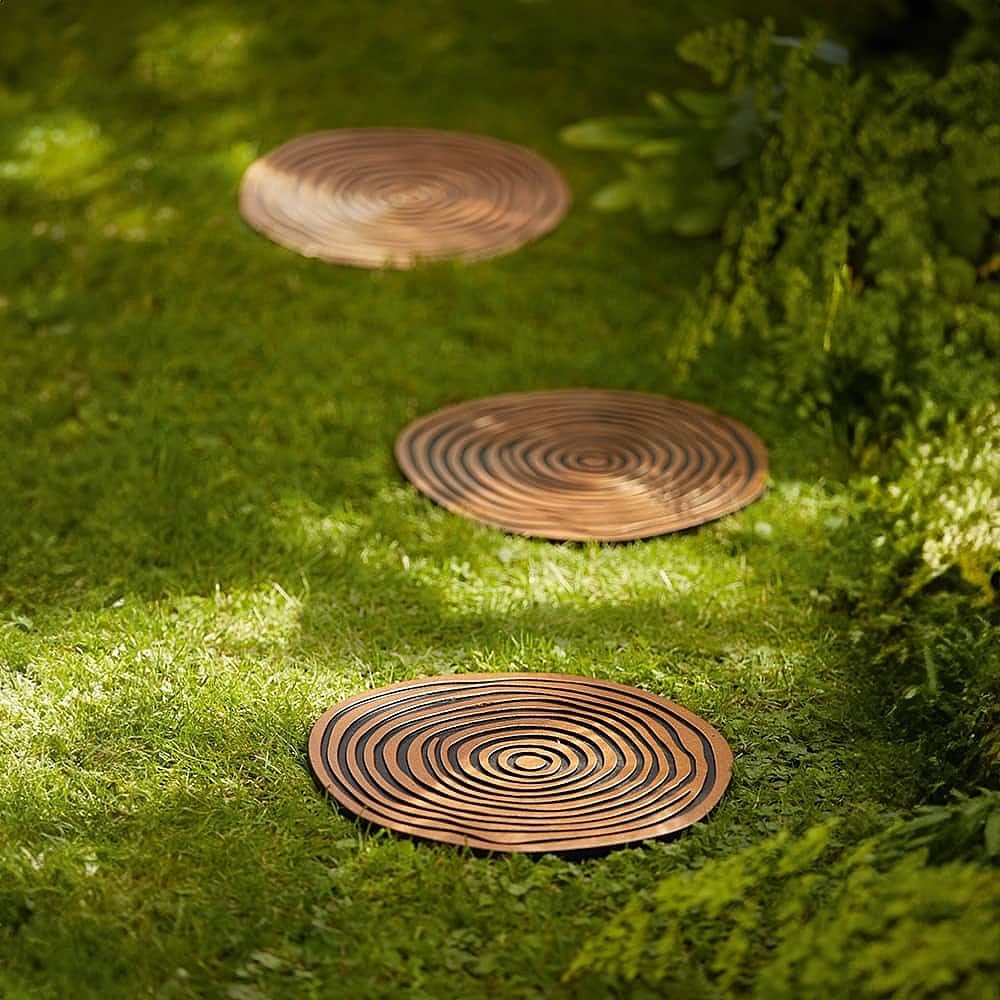 Recycled Rubber Stepping Stone Kit Greenfingers Recycled Rubber Wood