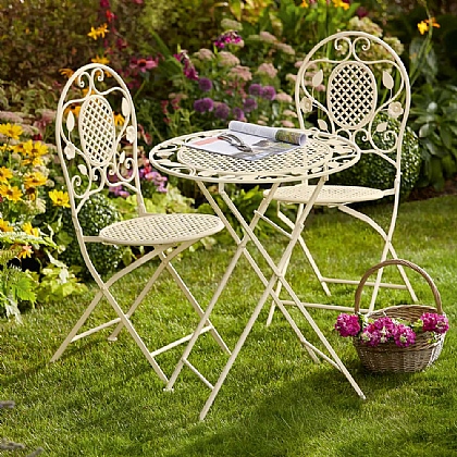 Garden Furniture | A Selection of Styles to Suit Any Garden | Museum ...